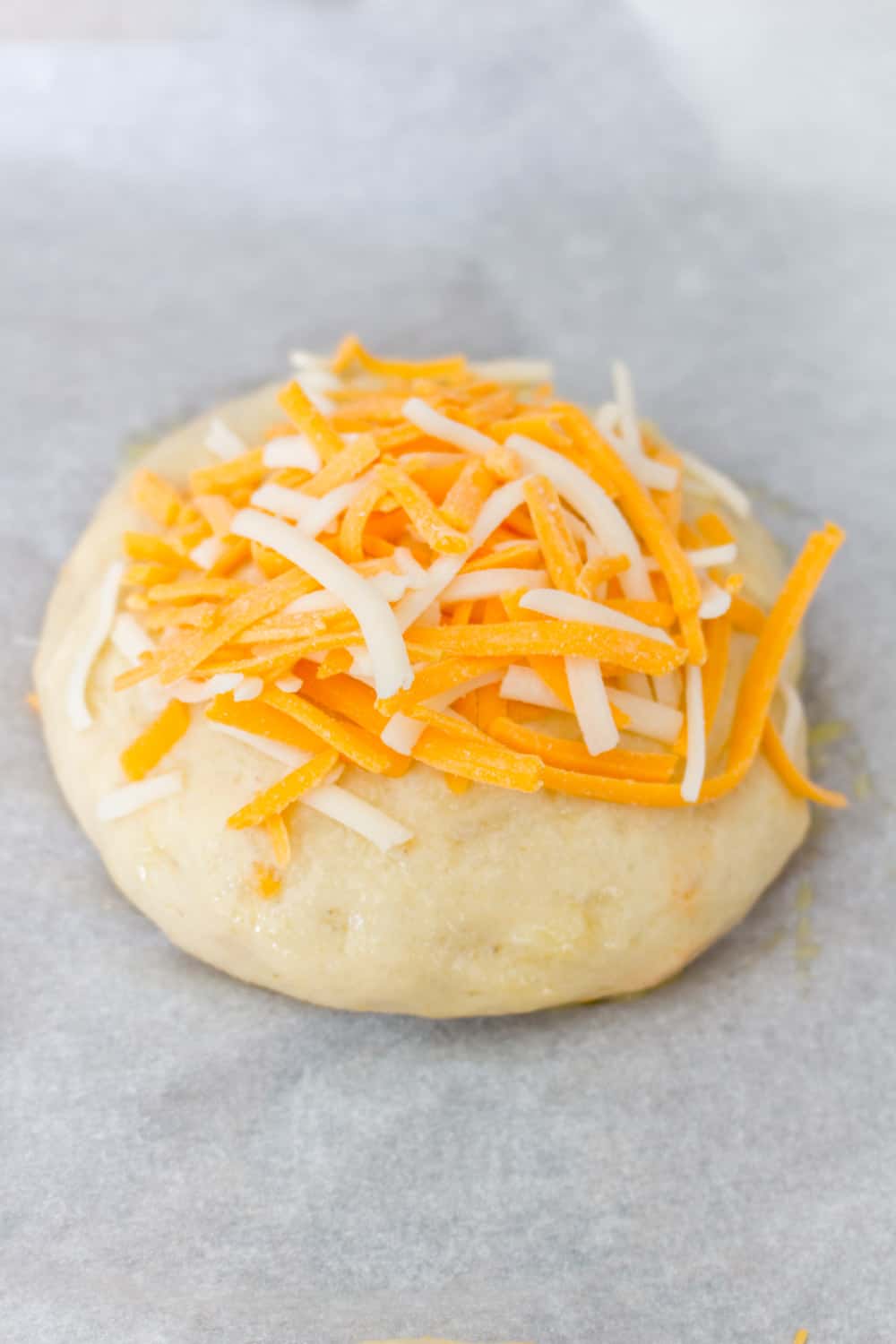 Easy Cheddar Cheese Buns