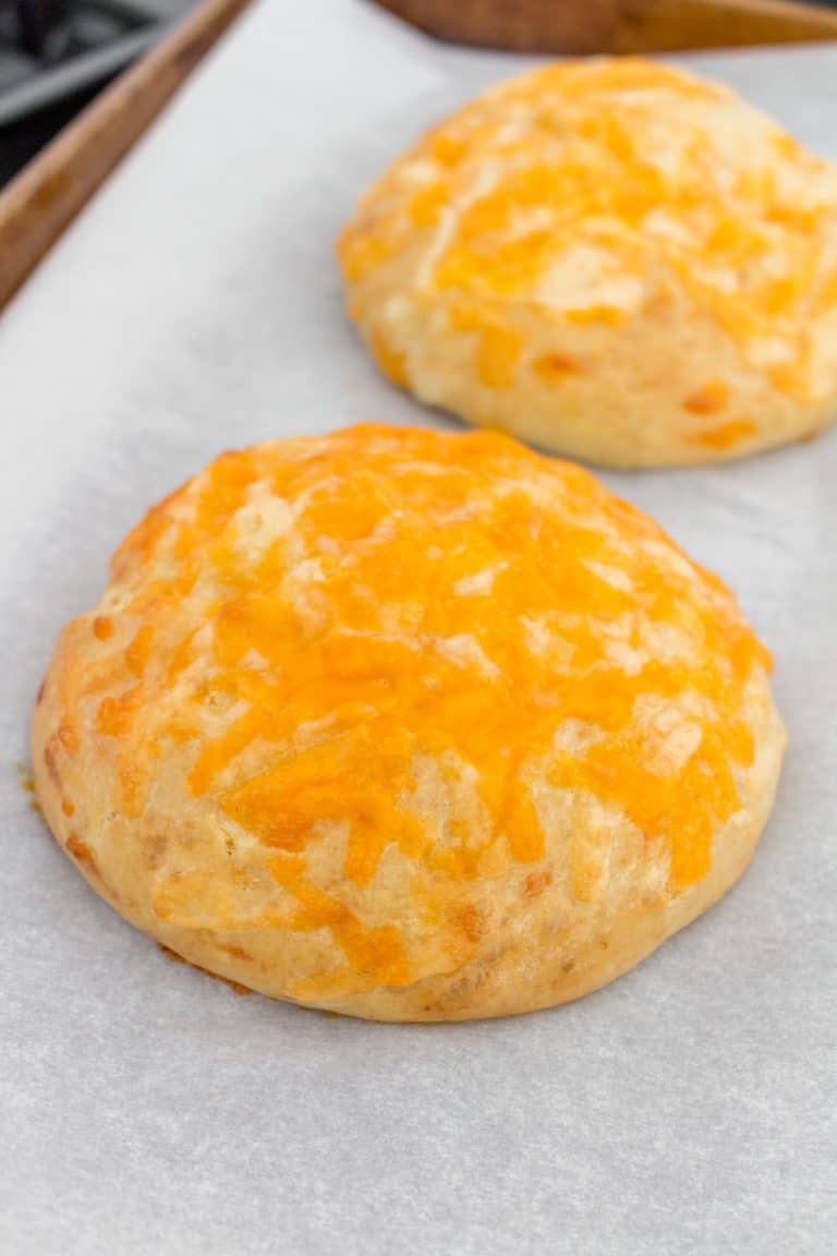 Easy Cheddar Cheese Buns