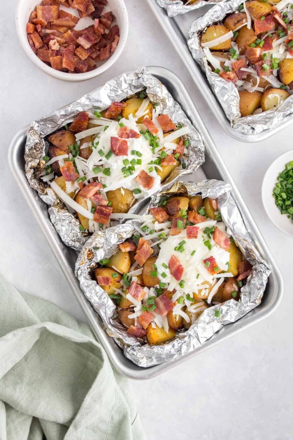 Easy Foil Pack Potatoes (Loaded Potatoes) | Grilled Side Dishes