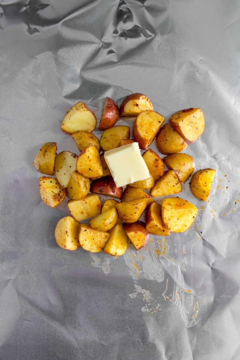 Easy Foil Pack Potatoes (Loaded Potatoes) | Grilled Side Dishes